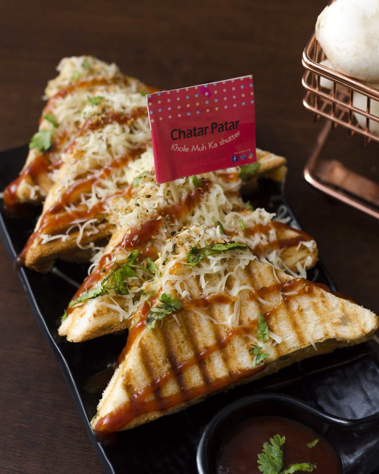 Chatar Patar – Khole Muh ka Shutter